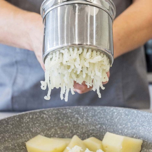 Köp Potatispress i Rostfritt Stål - Pressa Potatis med Lätthet